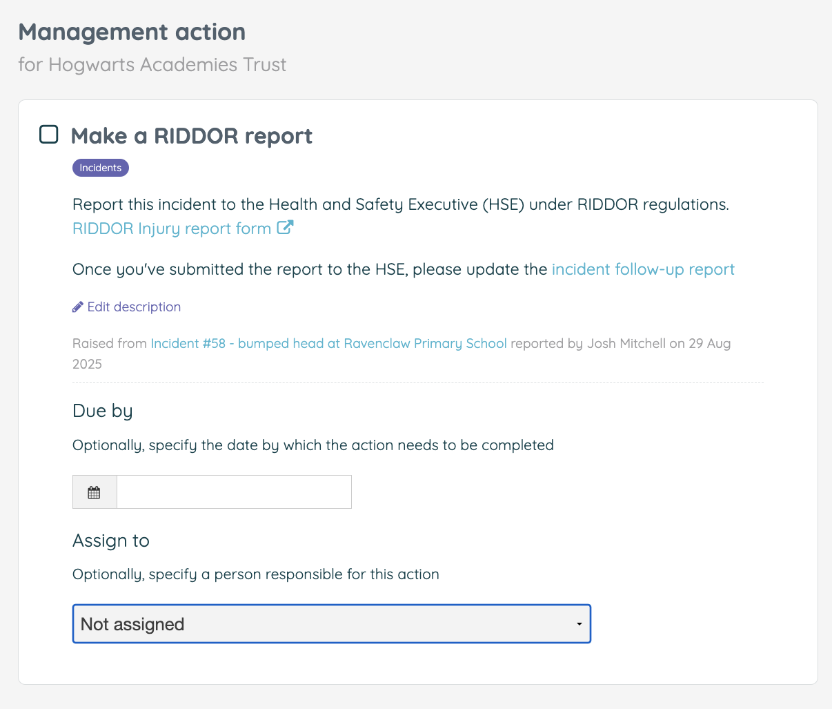How does iAM suggest whether an incident is RIDDOR reportable?